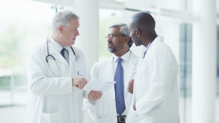 WHY YOU NEED TO SEE A DOCTOR IMMEDIATELY AFTER A CAR ACCIDENT - RAKUSEN-SIEN